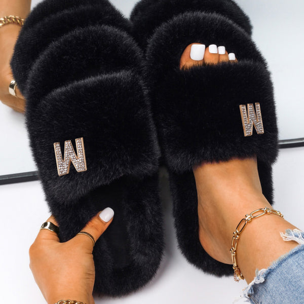 Yeknu Women's Slippers Fluffy Faux Fur Rhinestone Letter M Decor S